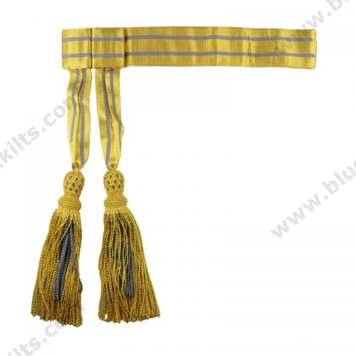 light blue waist sash is worn by RAF Officers of Air Rank – Blue Kilts